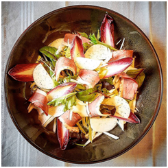 Salade de chicons et chicons rouge, navets et magret de canard fumé ...